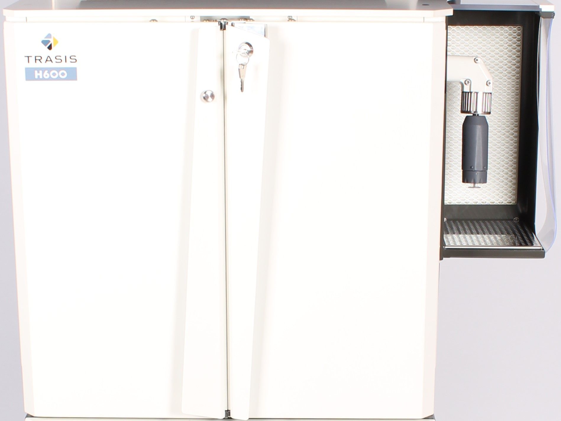 H600 The radiometals labeling hotcell | Trasis